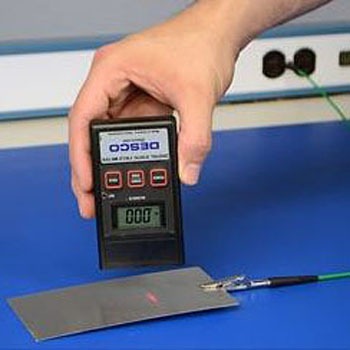 デジタル静電気測定器 DESCO 静電気測定器 【通販モノタロウ】 19492