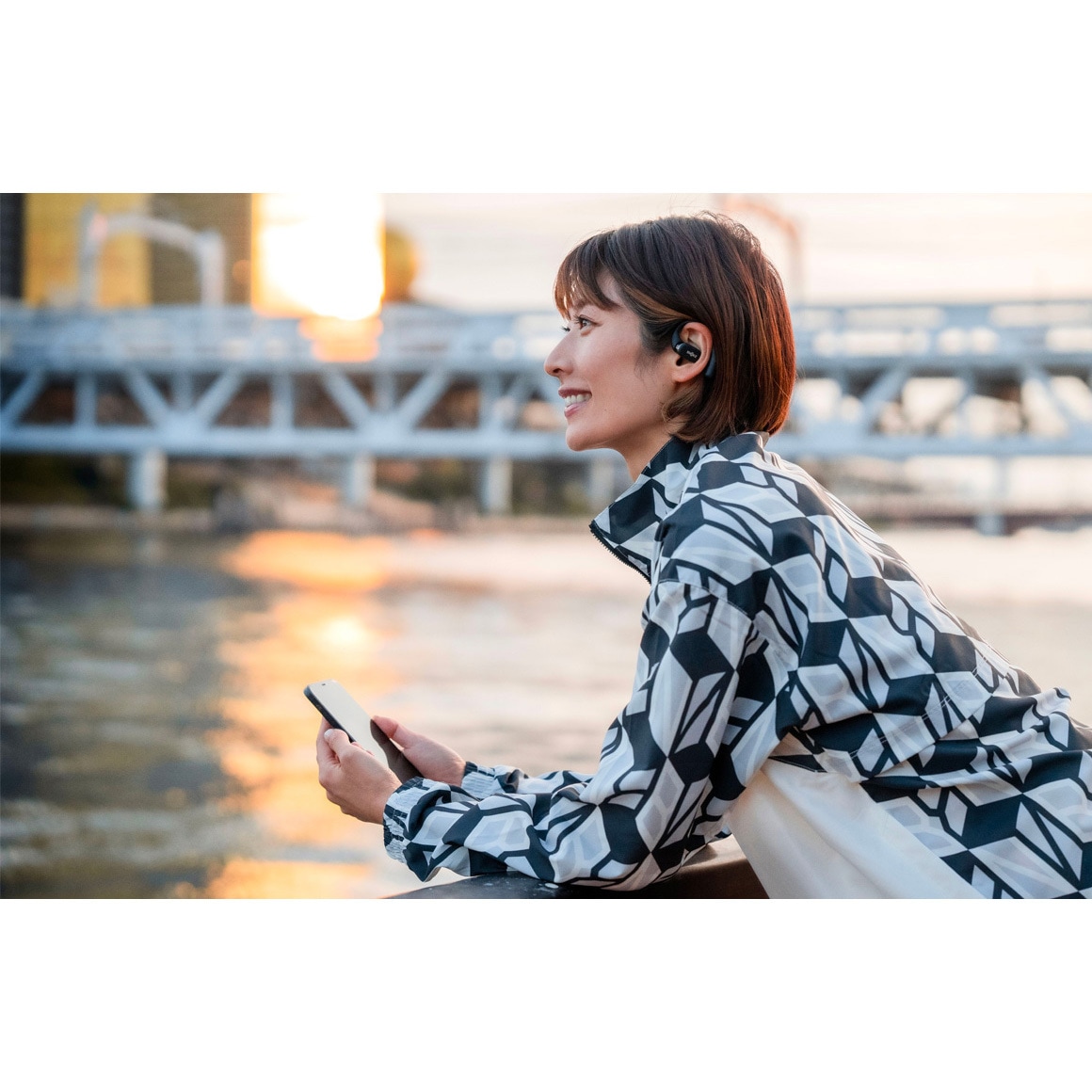 SKZ-EP-000020 OpenFit Shokz Bluetooth 耳かけ型 ブラック色 SKZ-EP-000020 OpenFit Shokz Bluetooth 耳かけ型 ブラック色